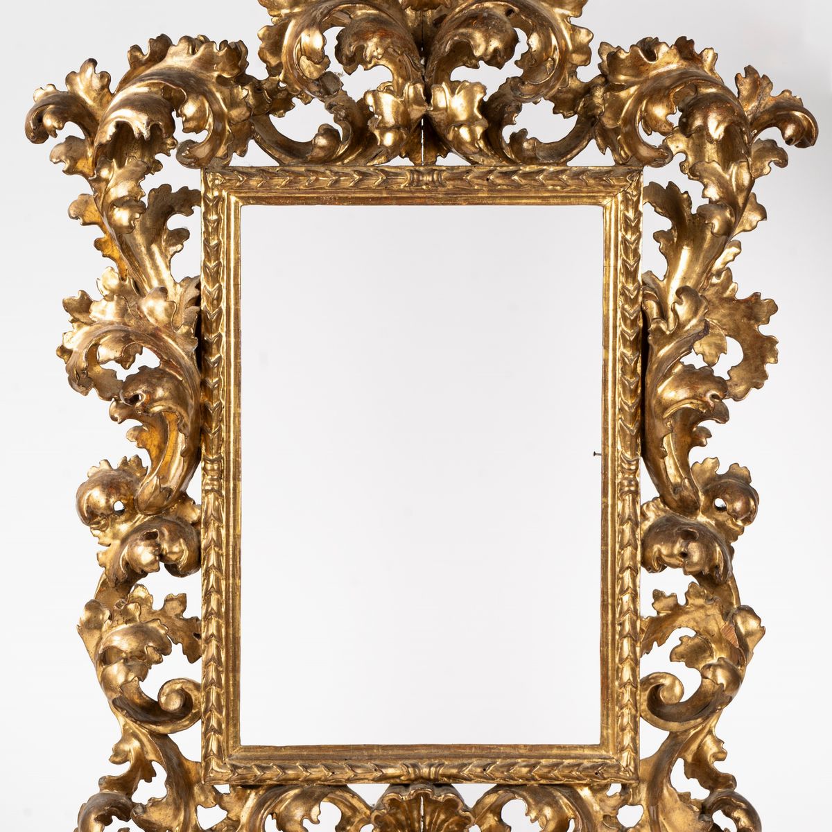 Cornice in legno intagliato e dorato, secolo XIX | Incanti d'Arte ...