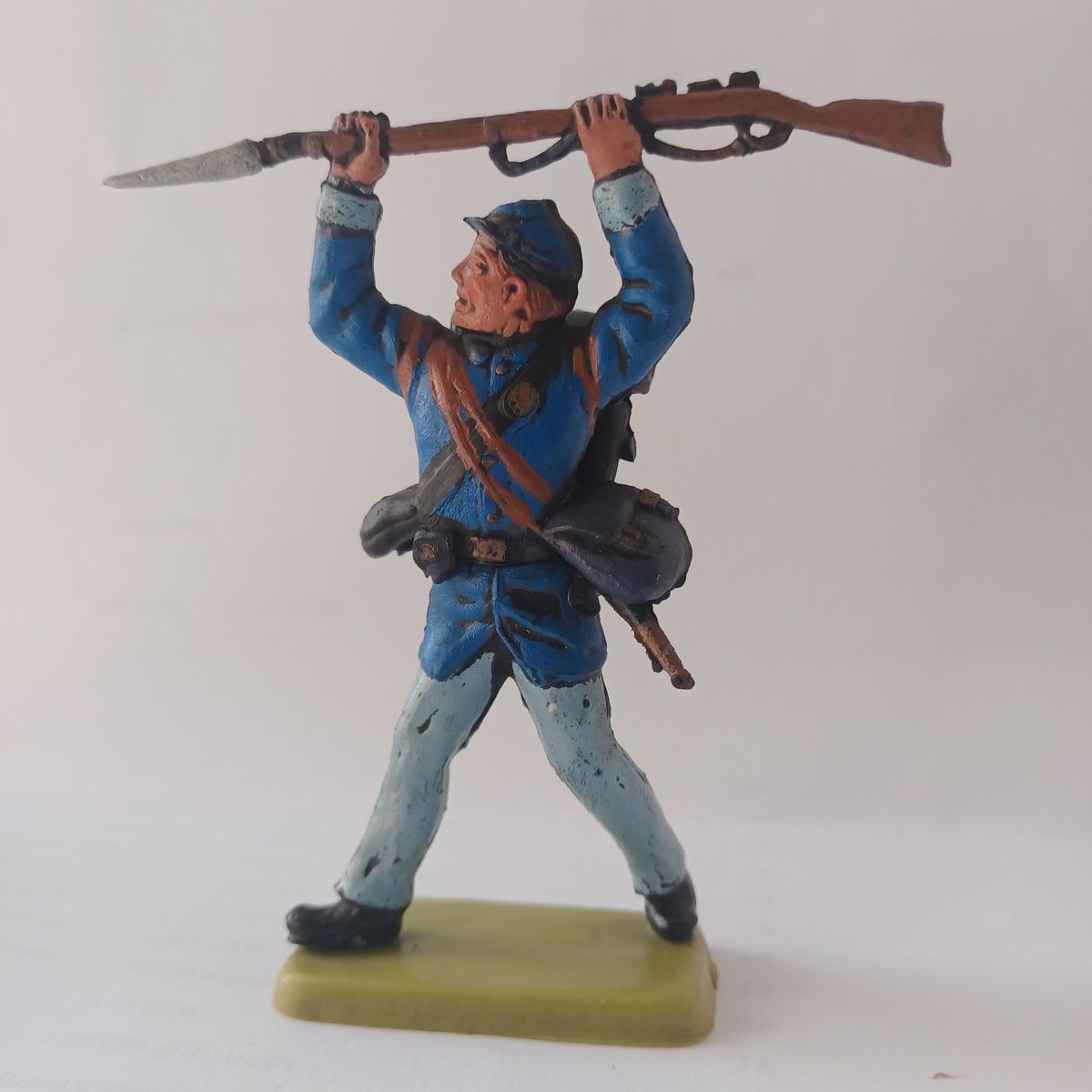 Landi - Gum Soldier with Rifle | Vintage Toys | Finarte, casa d'aste