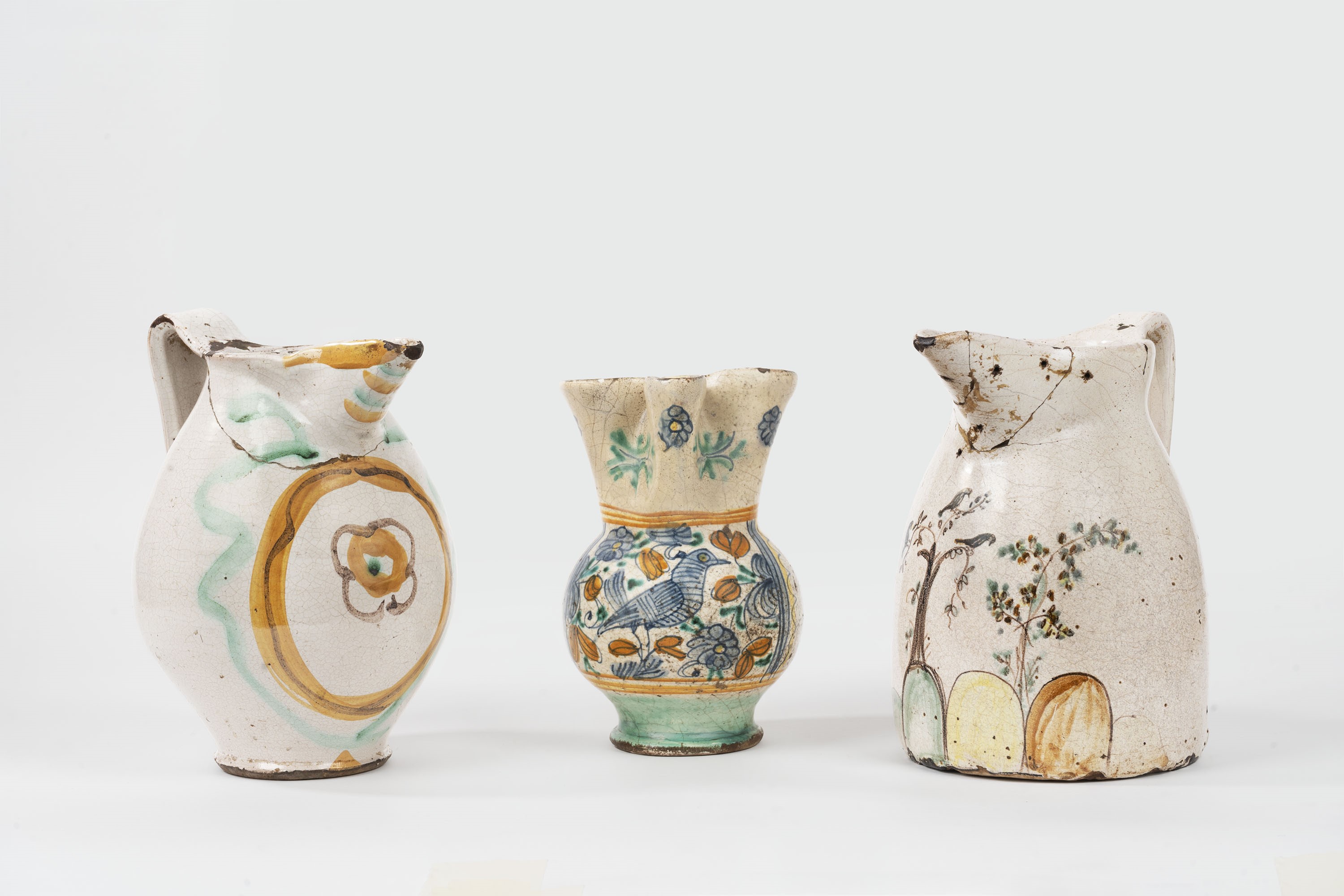 Three ancient polychrome majolica jugs | Charms of Art | Finarte, casa ...