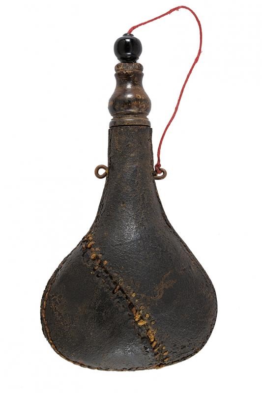 A powder flask 17th/18th Century | Rare and Fine Antique Arms & Armour ...