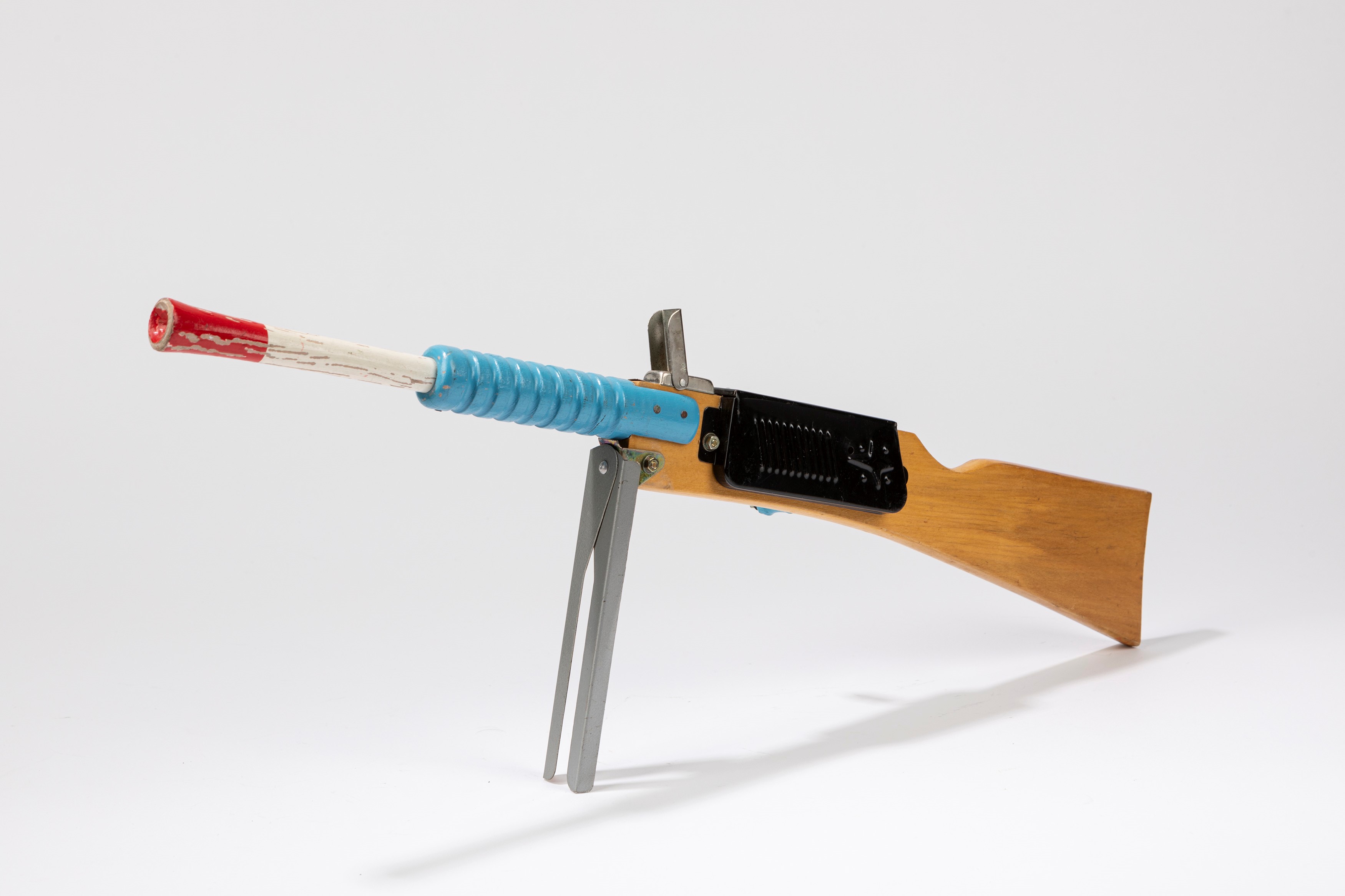 Wooden machine gun 1950-1960 | Vintage Toys | Finarte, casa d'aste