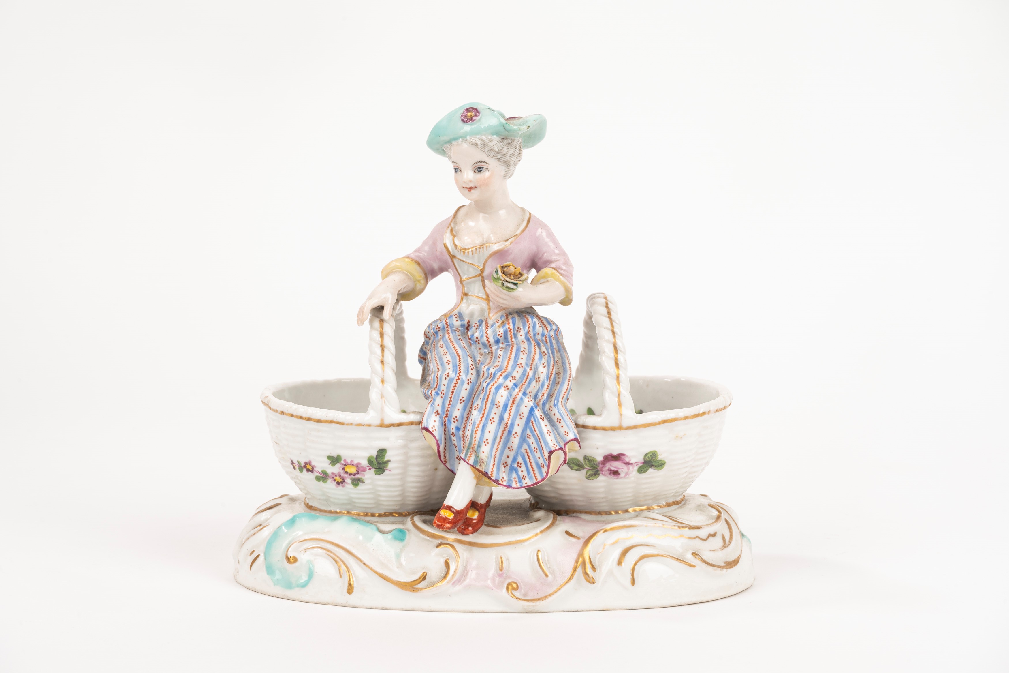 Polychrome porcelain salt shaker | Charms of Art | Finarte, casa d'aste