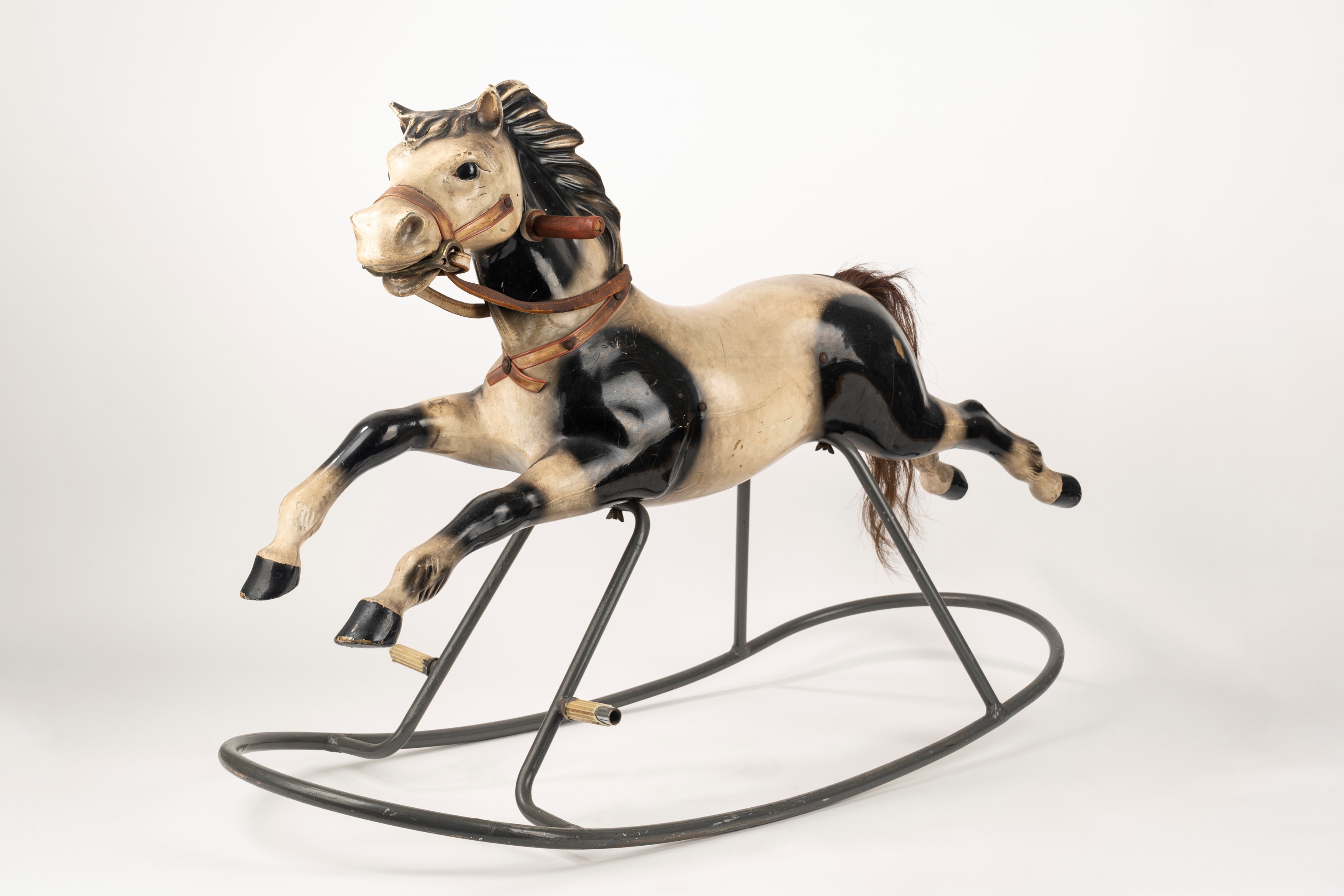 Cavallino a dondolo, secolo XX | Incanti d'Arte | Finarte, casa d'aste