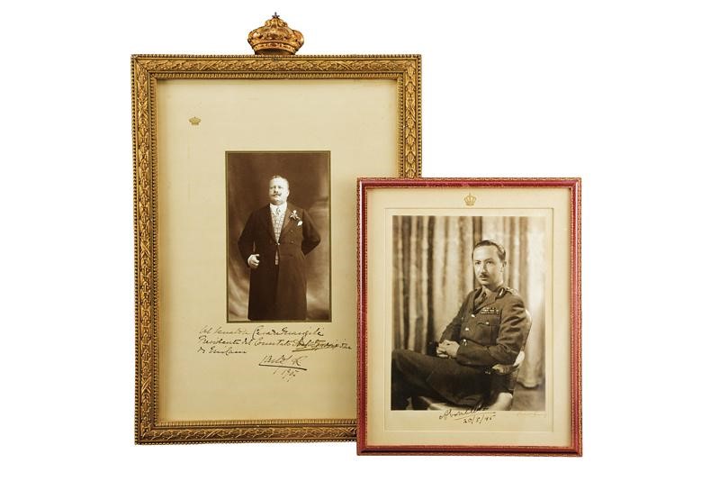 A lot of two photos of royal celebrities with autograph First half of ...