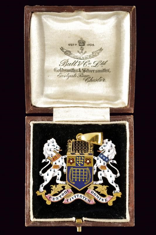 Bellissimo pendente in oro smaltato 1927 | Rare Armi Antiche e ...