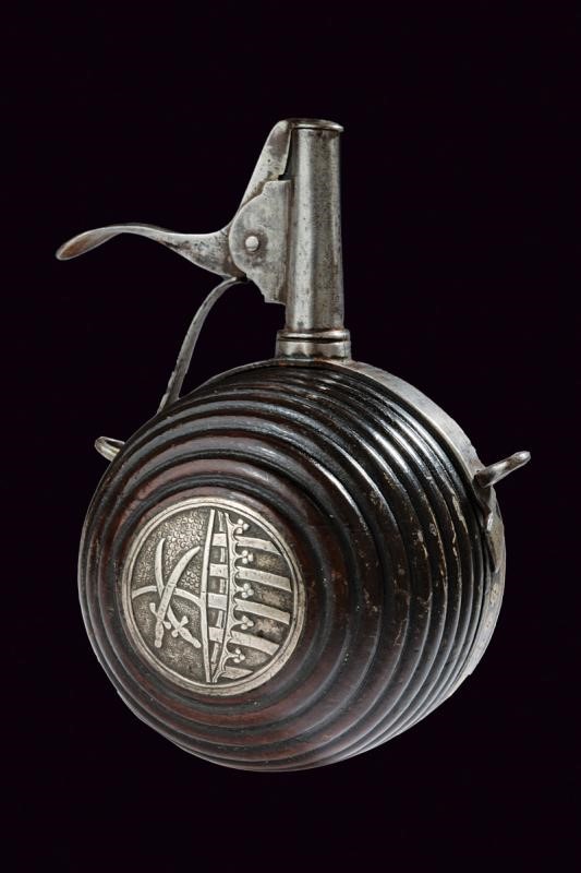 A very rare powder flask | Fine Antique Arms and Militaria from around ...