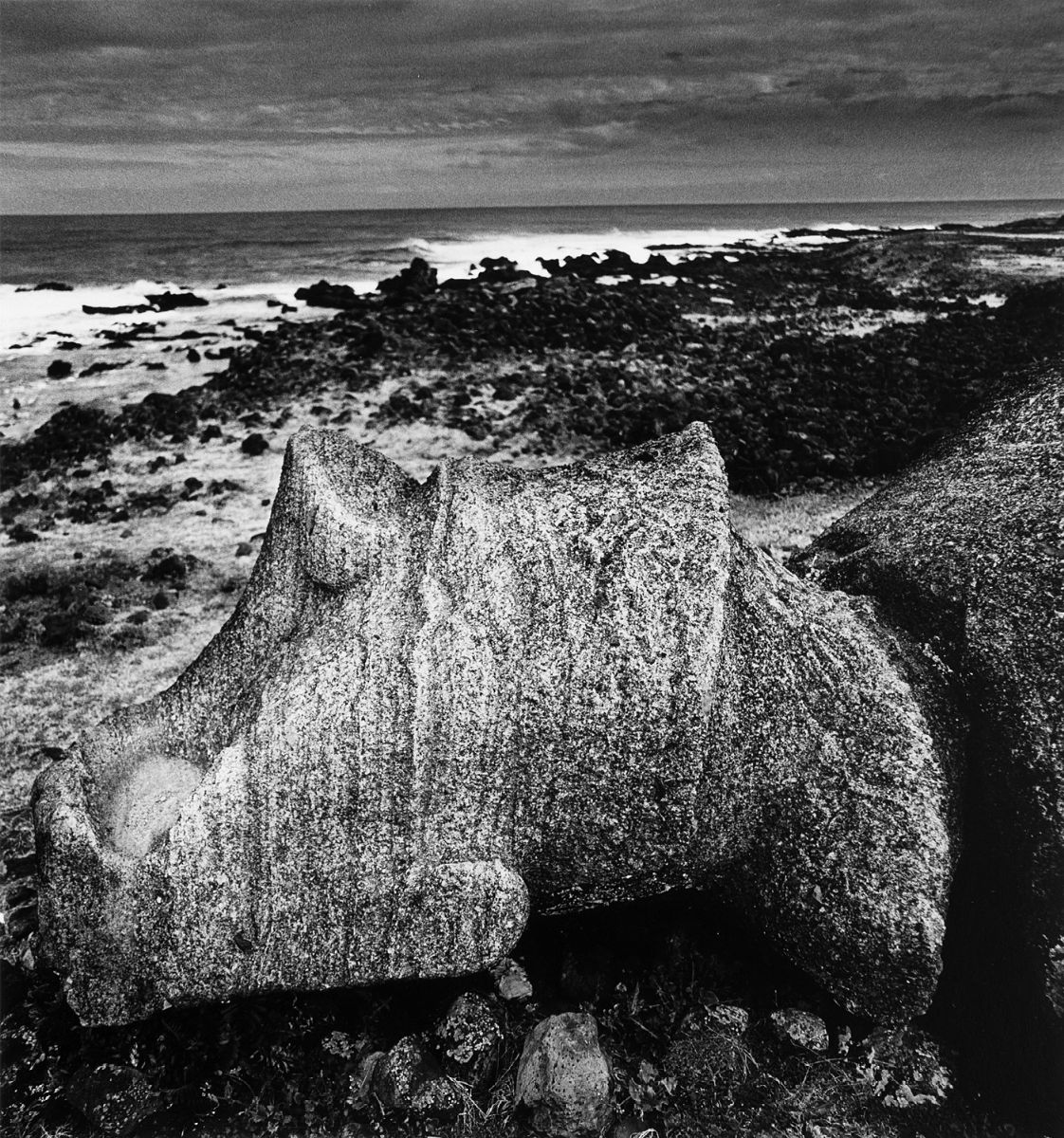 Michael Kenna - Moai, Study 6, Easter Island, Chile 2000 | Fotografia ...