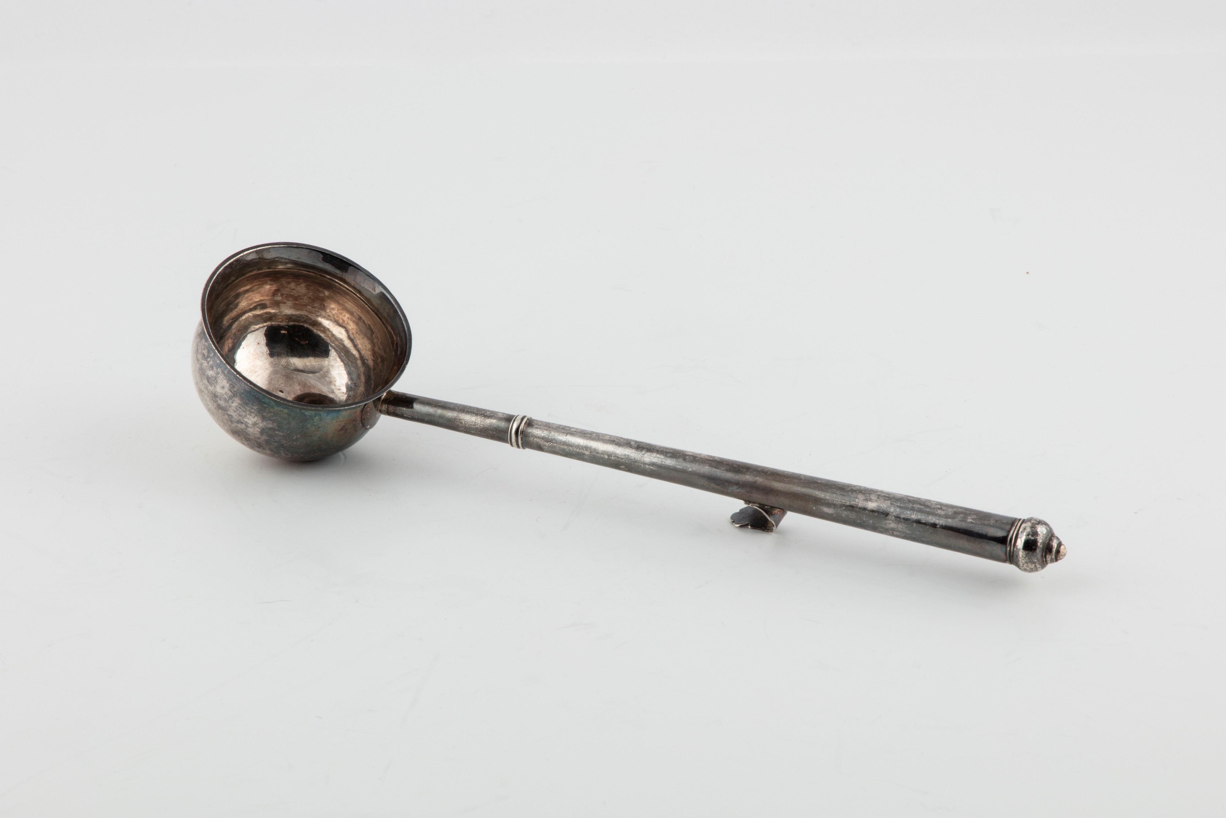 Old ladle probably 18th century | Antique Silver | Finarte, casa d'aste
