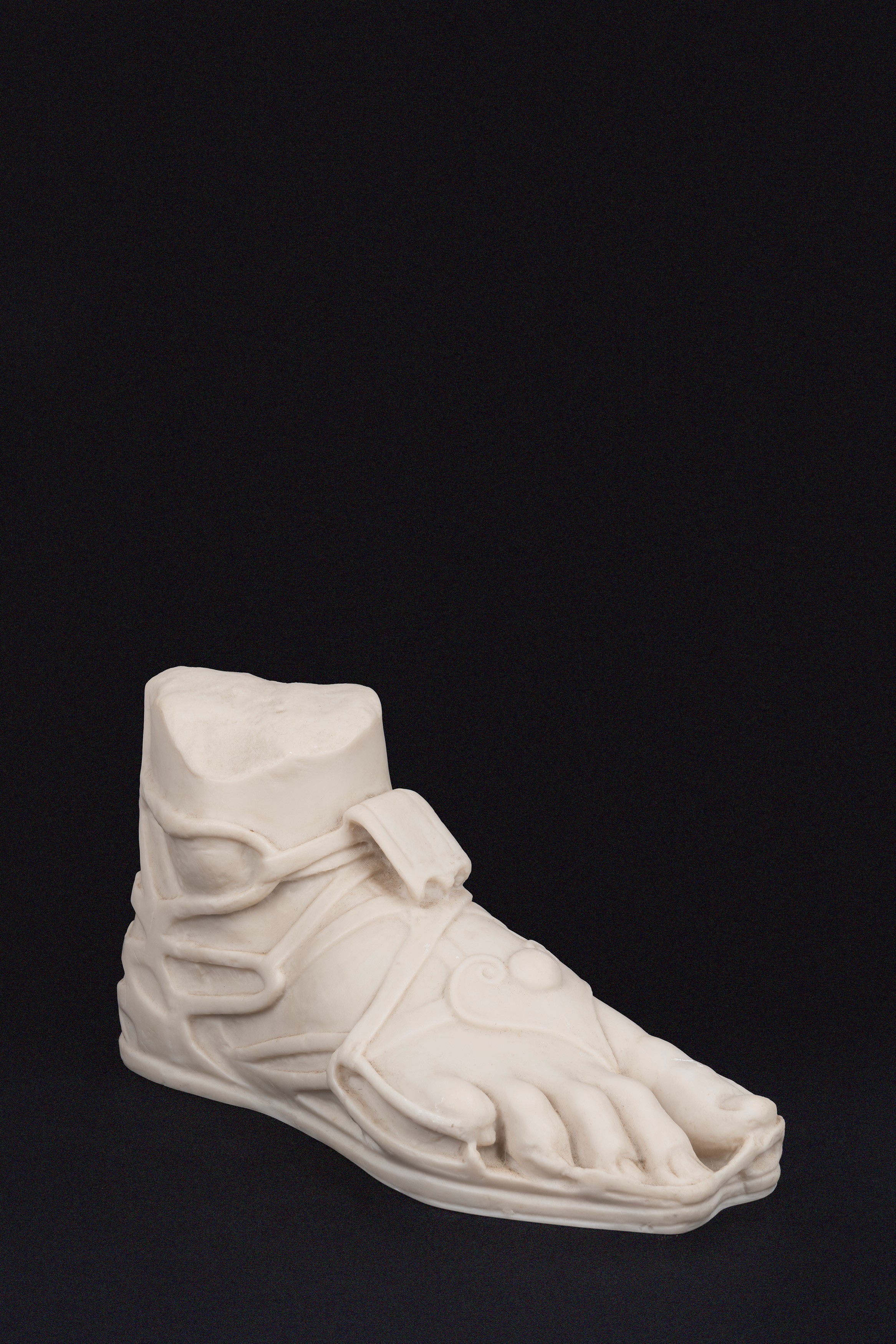 Marble foot | Charms of Art | Finarte, casa d'aste