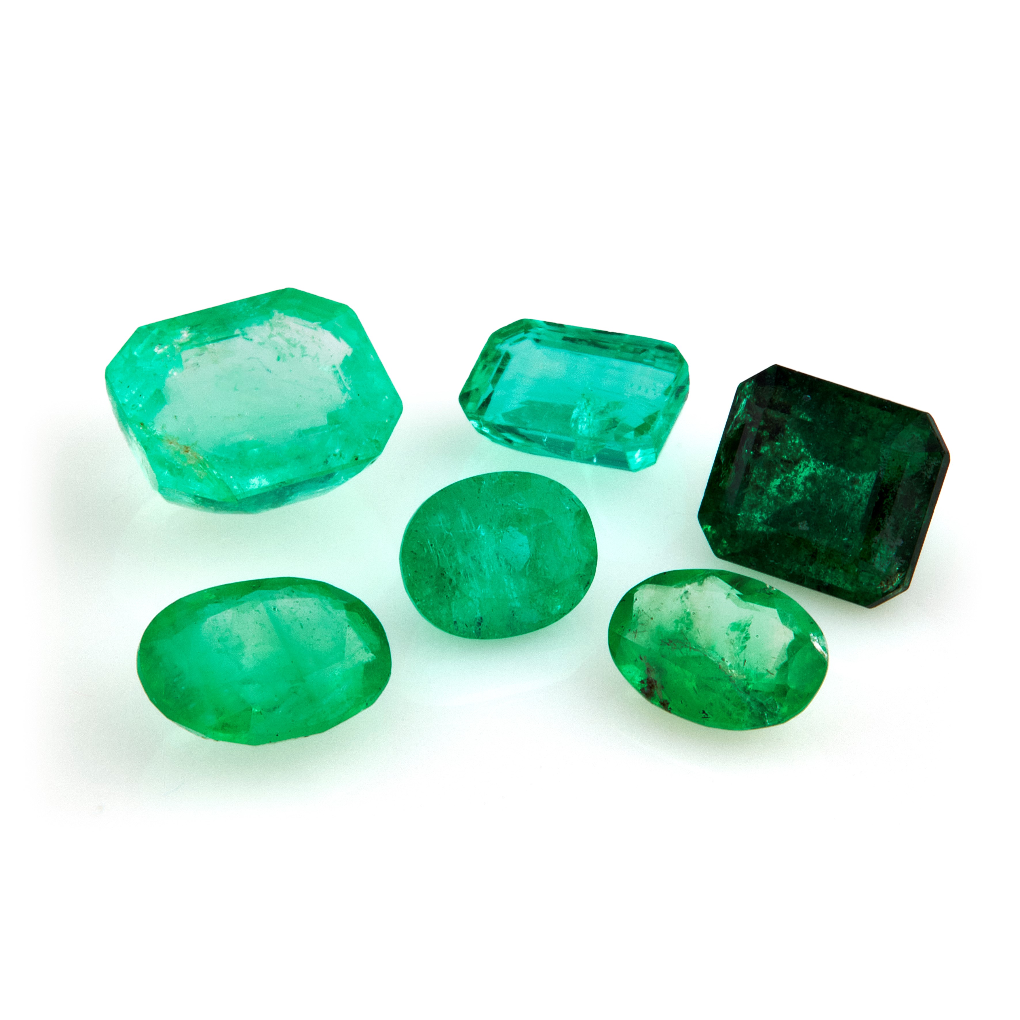Lot of emeralds in paper for a total of 7.02 ct | Gemstones / All the ...