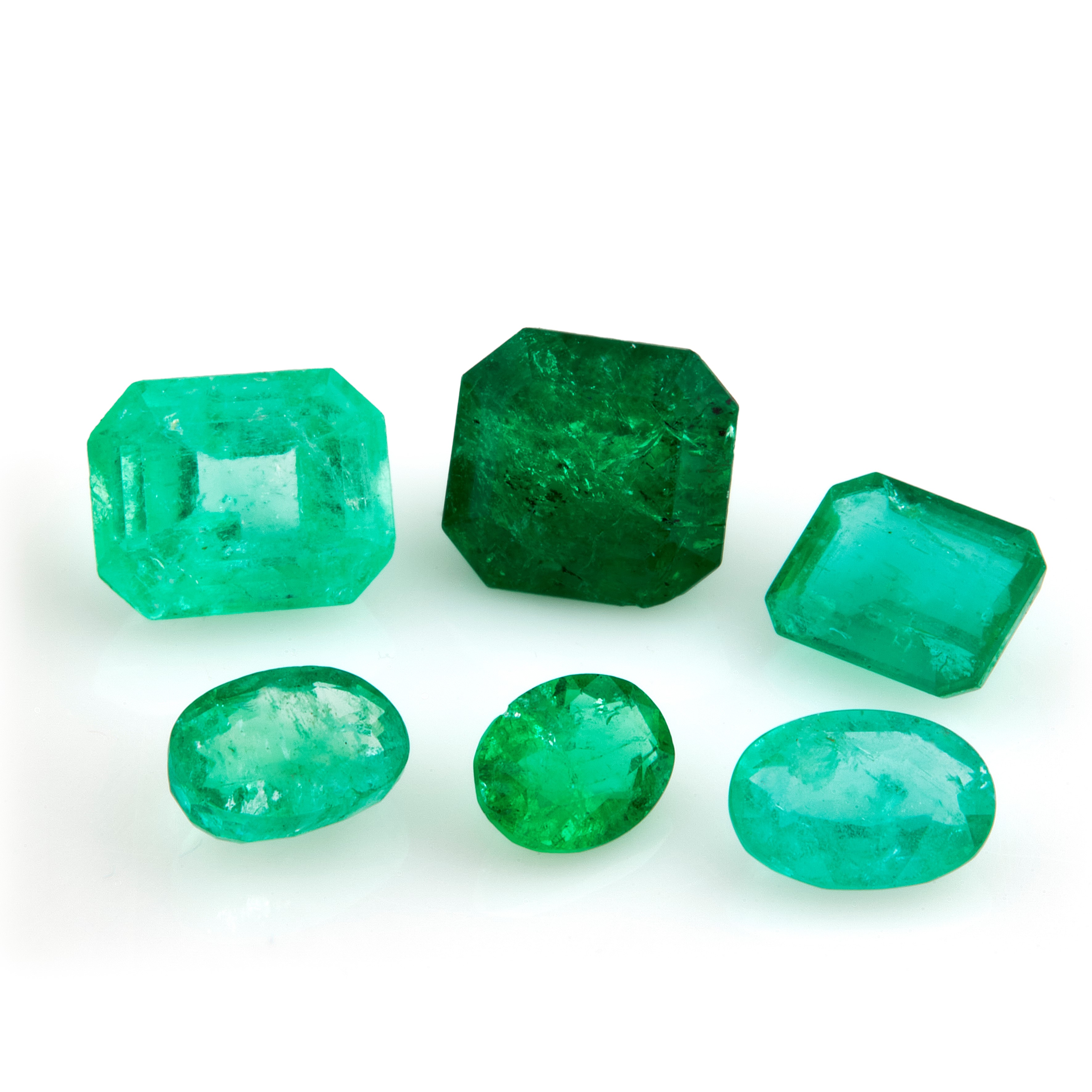Lot of emeralds in paper for a total of 7.37 ct | Gemstones / All the ...