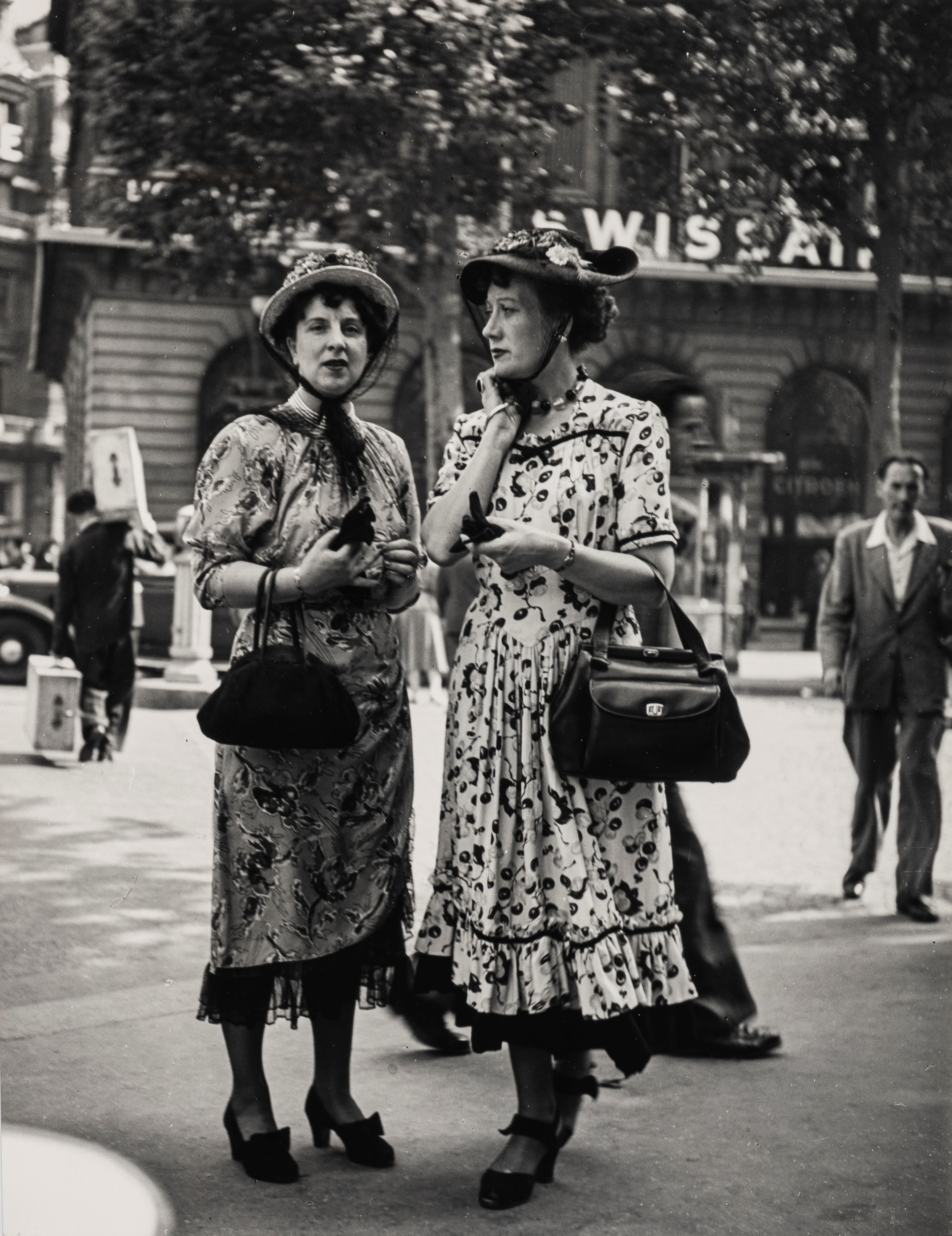 Dirk De Herder - De meiden van Parijs 1940s | International Photography ...