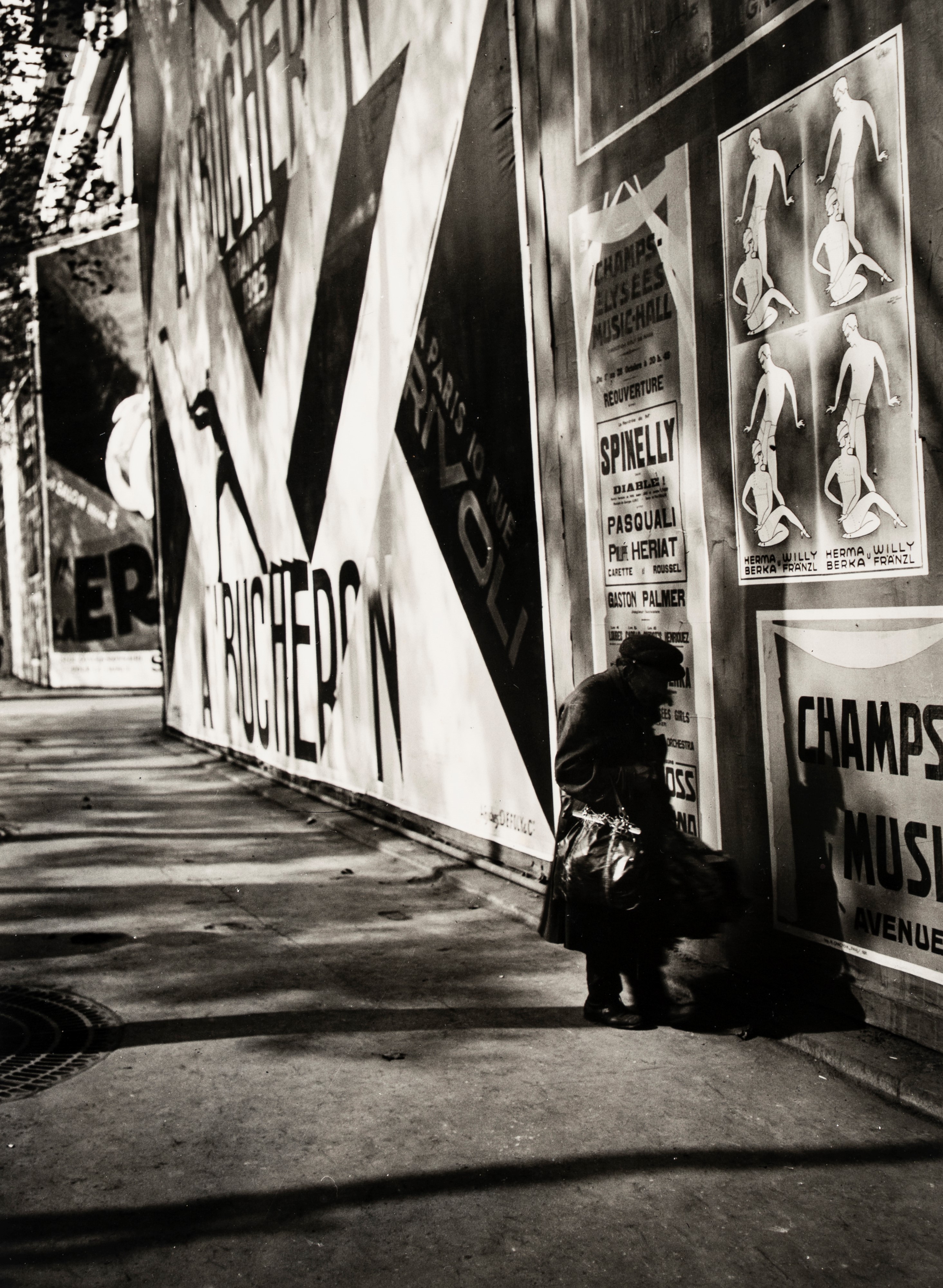 André Kertész - Paris 1920s | Easy Collecting: Photographs | Finarte ...