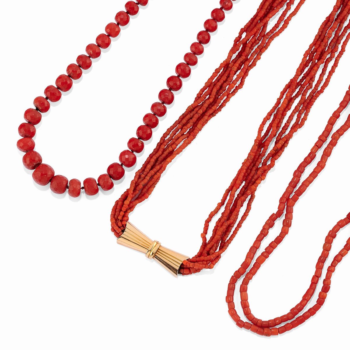 Tre collane con corallo | Love is in the air / Gioielli | Finarte, casa ...