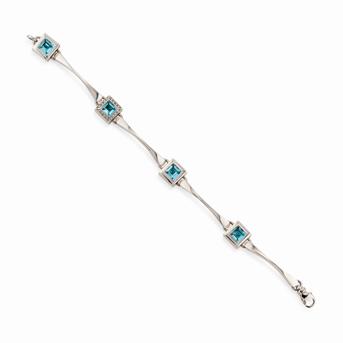 Bracciale in oro bianco 18k, topazi azzurri e diamanti | Gioielli ...