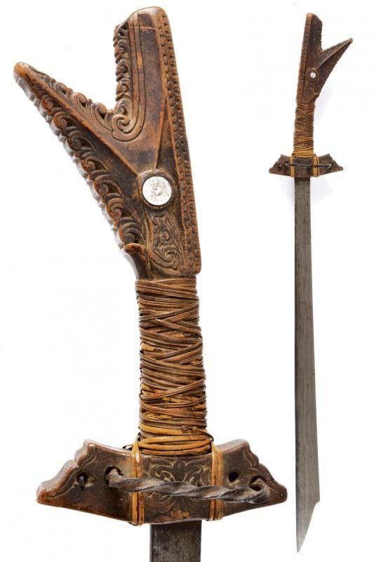A Kampilan (parang landung) of the Illanun tribes | Rare and Fine ...