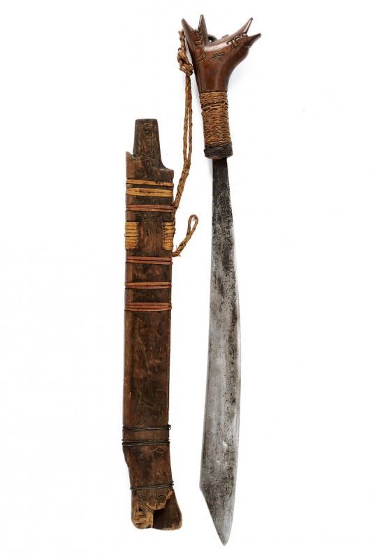 A Mandau / Parang ilang of the Kajan-Dayak | Rare and Fine Antique Arms ...