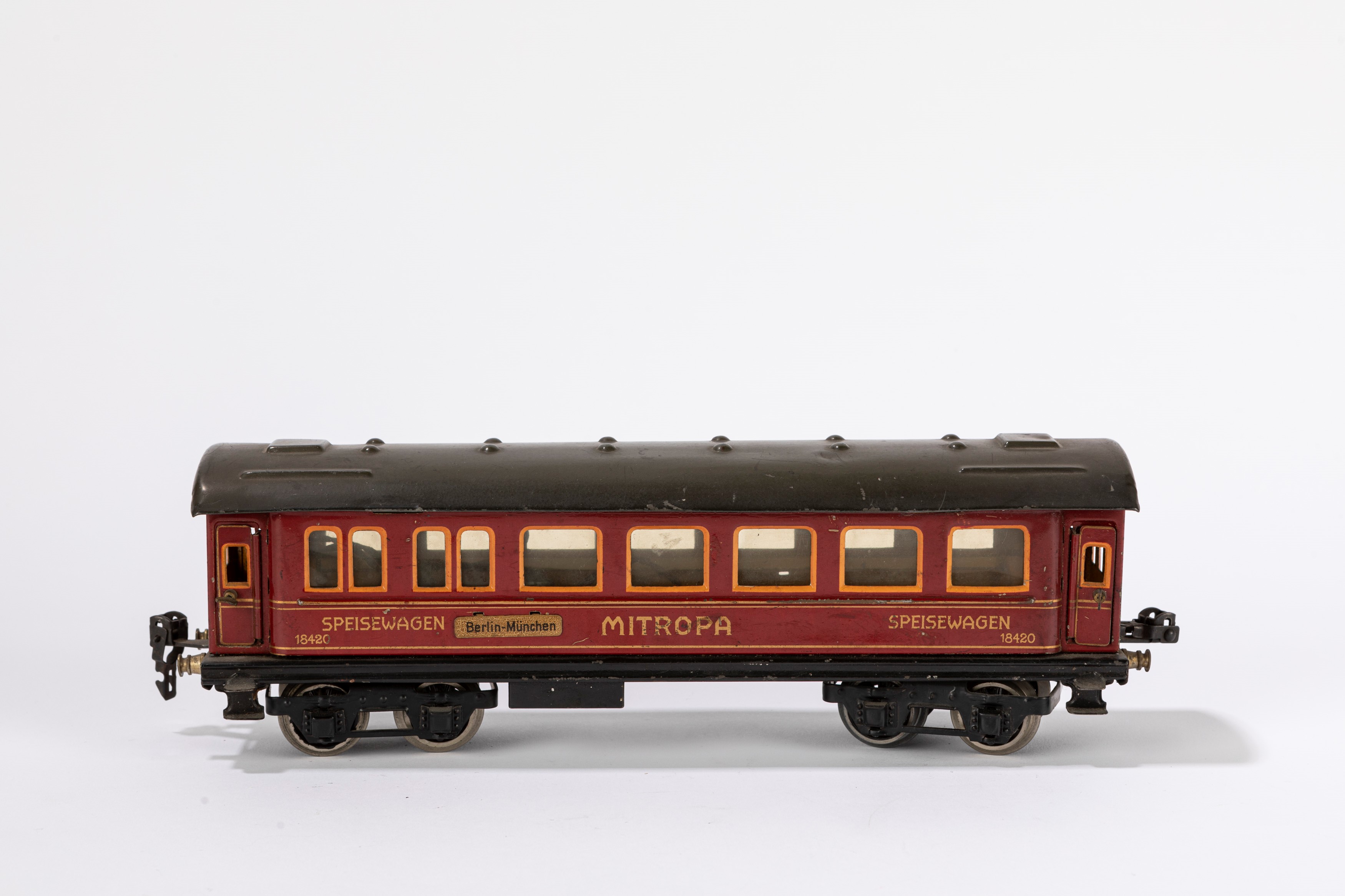 Marklin - Sleeper car Mitropa 1842 | Vintage Toys | Finarte, casa d'aste